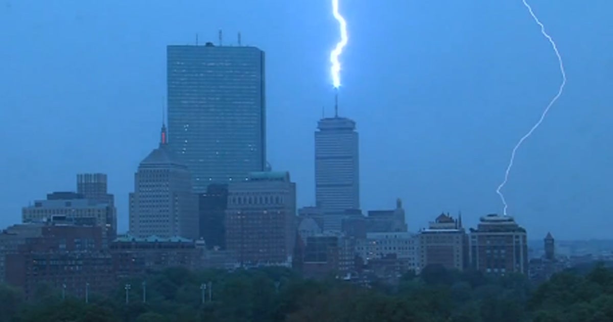 Lightning strikes the Prudential Center in Boston - CBS News