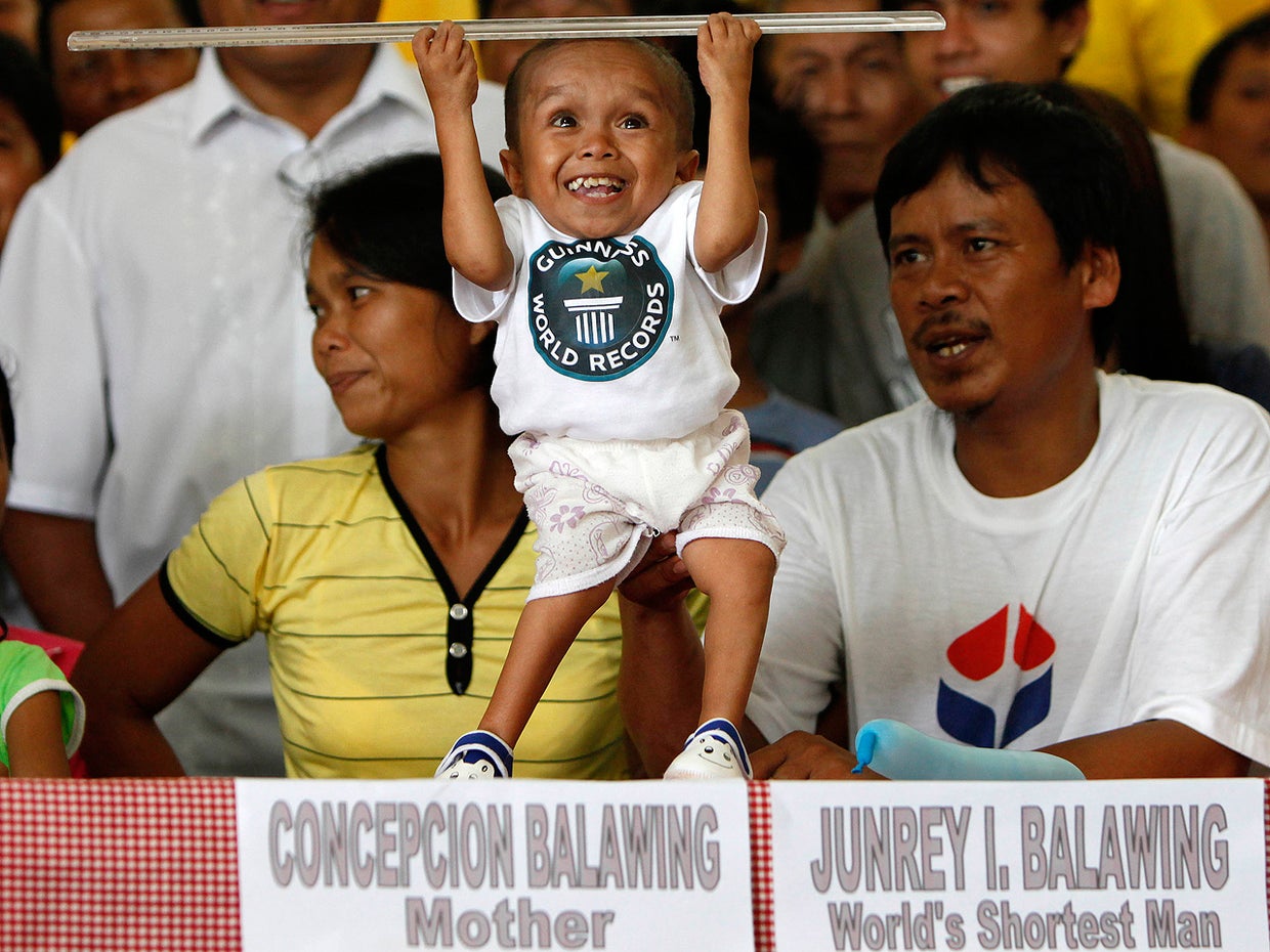 Meet world's shortest man, Junrey Balawing