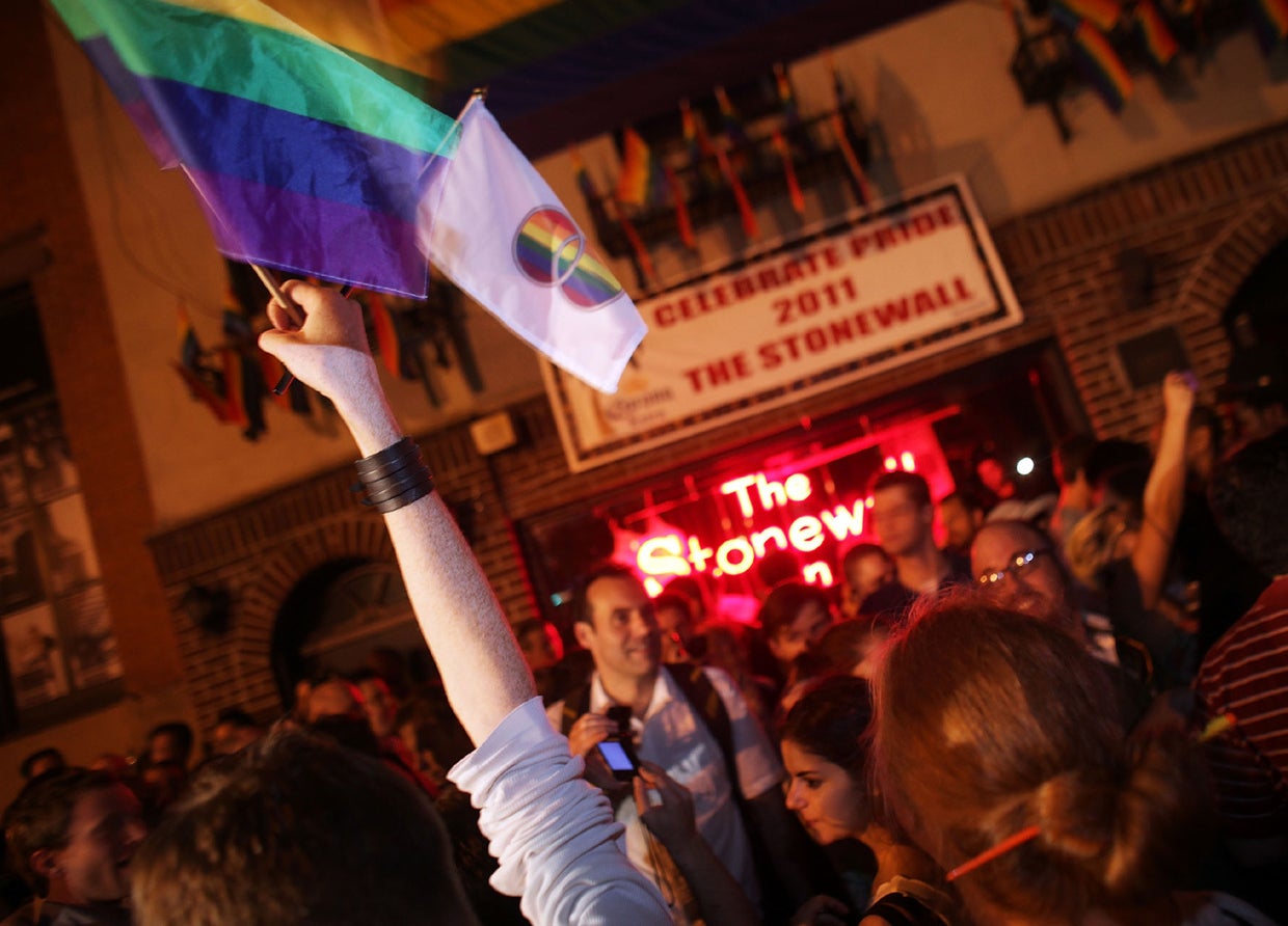 Stonewall Inn wins landmark status