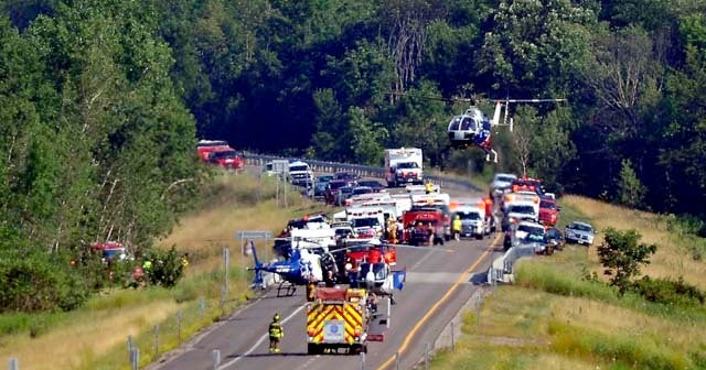 Tire blowout eyed in fatal NY bus crash - CBS News