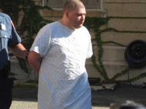 New Yorker pleads guilty to stabbing child at restaurant arcade - CBS News
