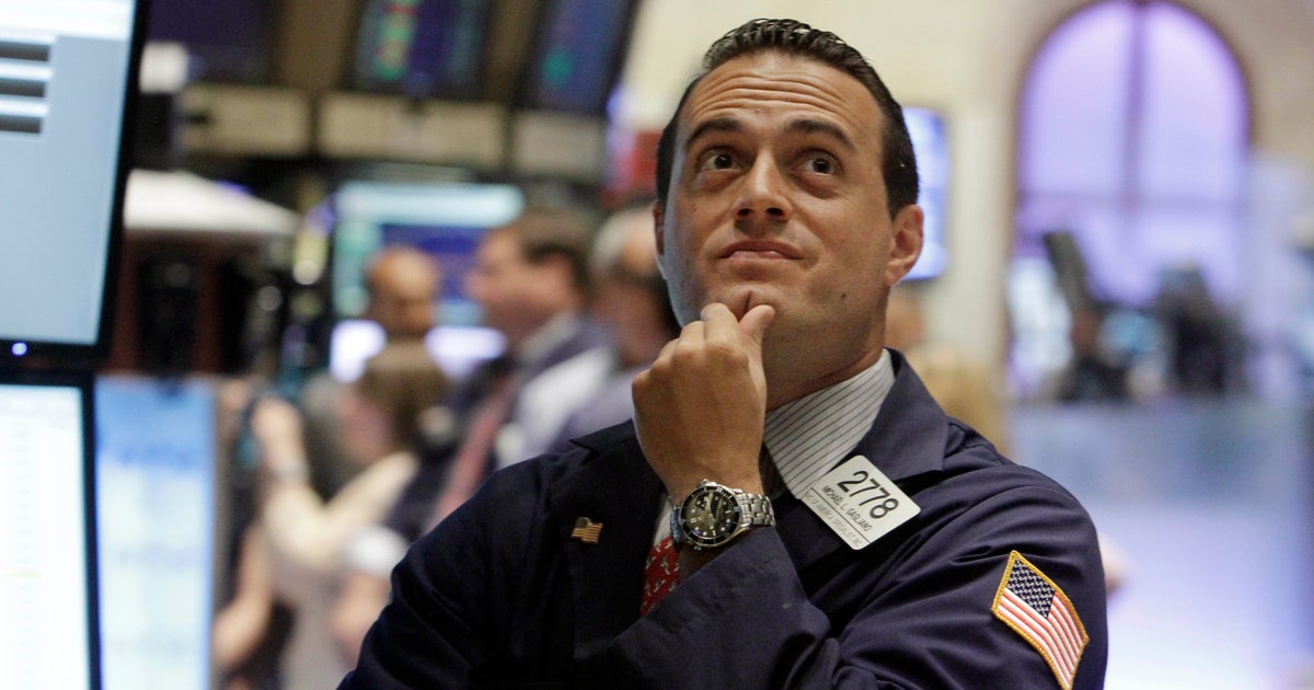 Dow plunges 519 points as fear grips Wall Street - CBS News