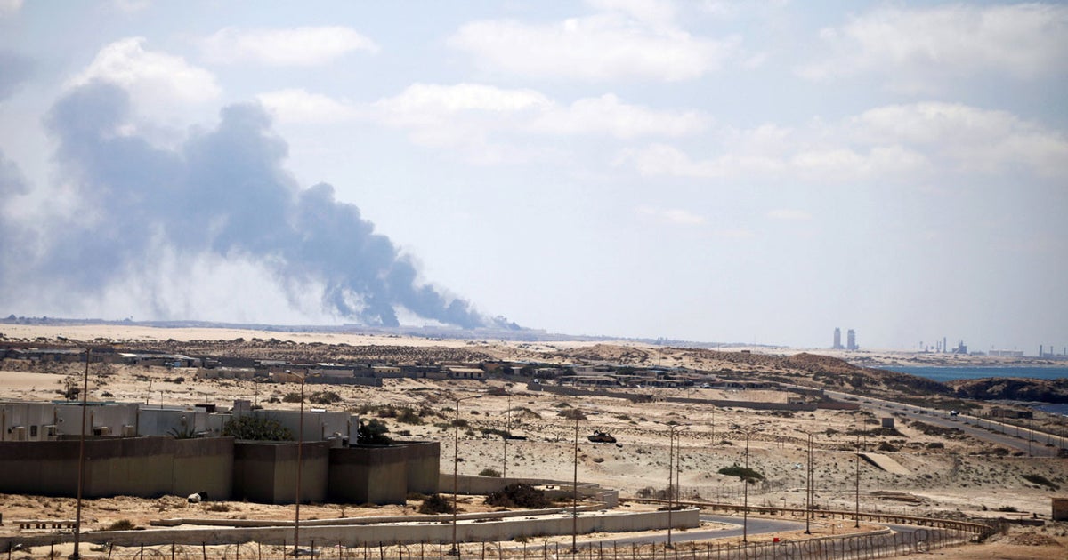 Rebels circle in, and Qaddafi fires first scud - CBS News
