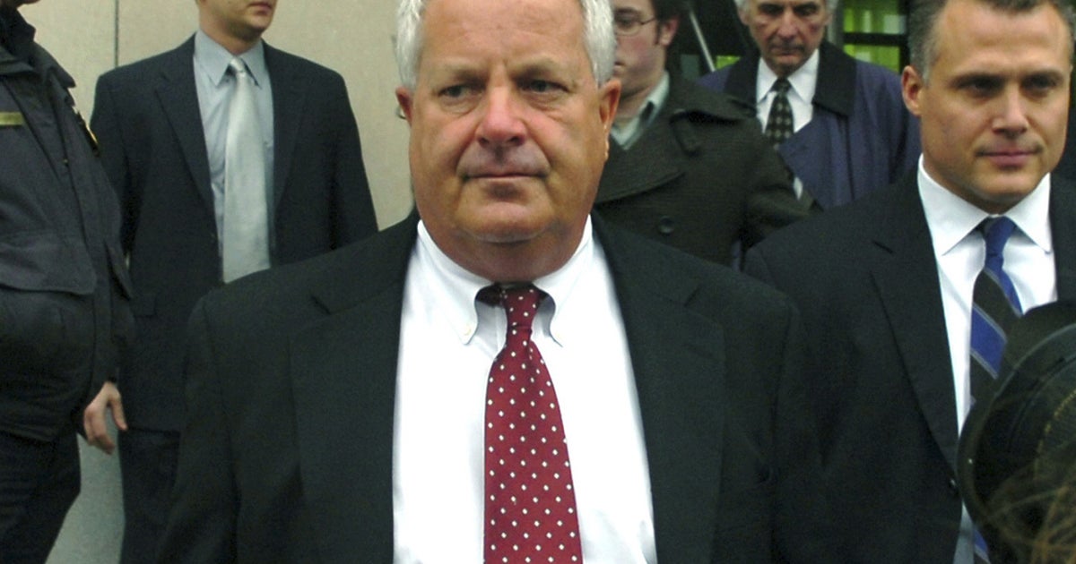 Ex-judge gets 17.5 years in "kids for cash" case - CBS News