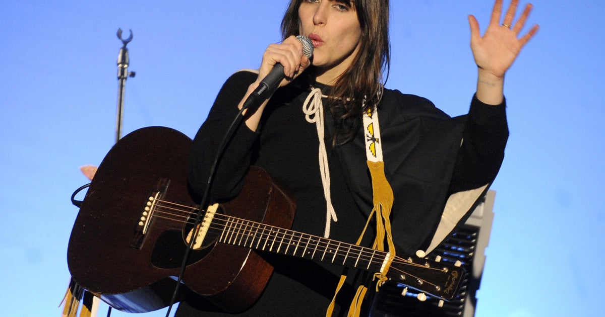 Feist lines up summer tour - CBS News
