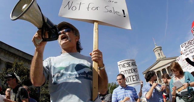 Wall St. protesters fed up with both parties - CBS News