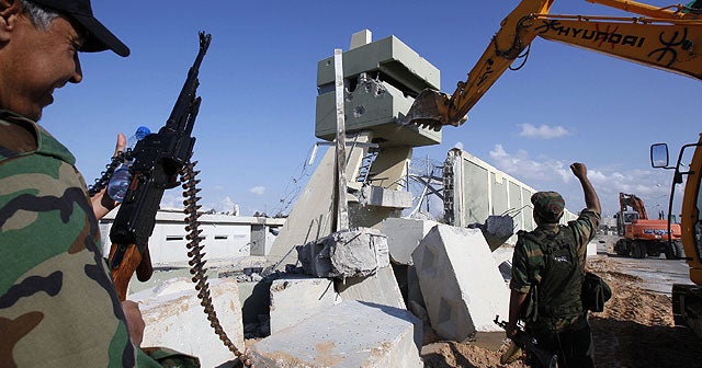 Libya forces seize most of Bani Walid - CBS News