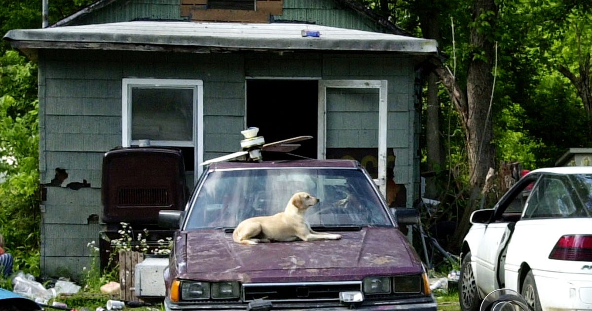 A quarter of Americans live in poor neighborhoods - CBS News