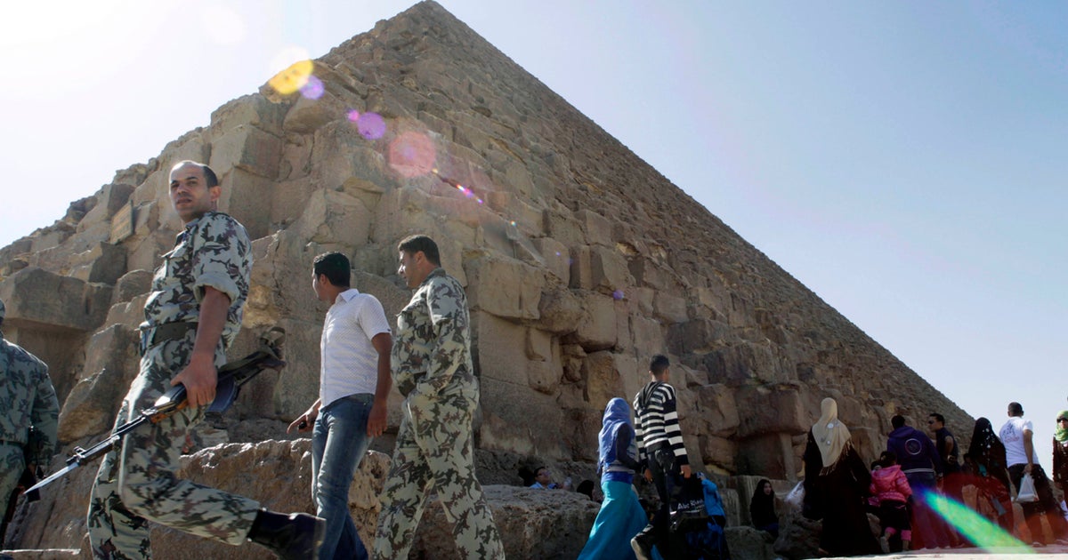 Egypt closes pyramid after 11/11-ritual rumors - CBS News