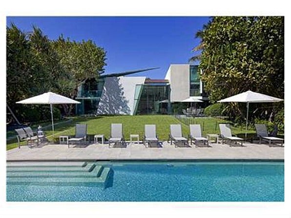 Weird real estate: Oddly shaped houses - CBS News