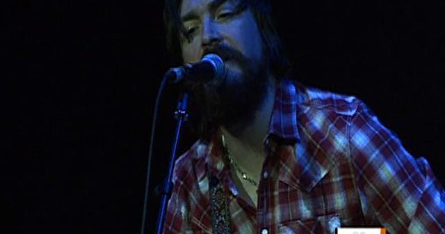 War correspondent Pete Gow's musical side - CBS News