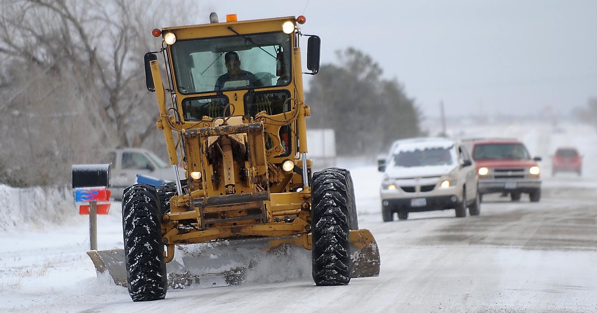 Deadly blizzard paralyzes Great Plains - CBS News