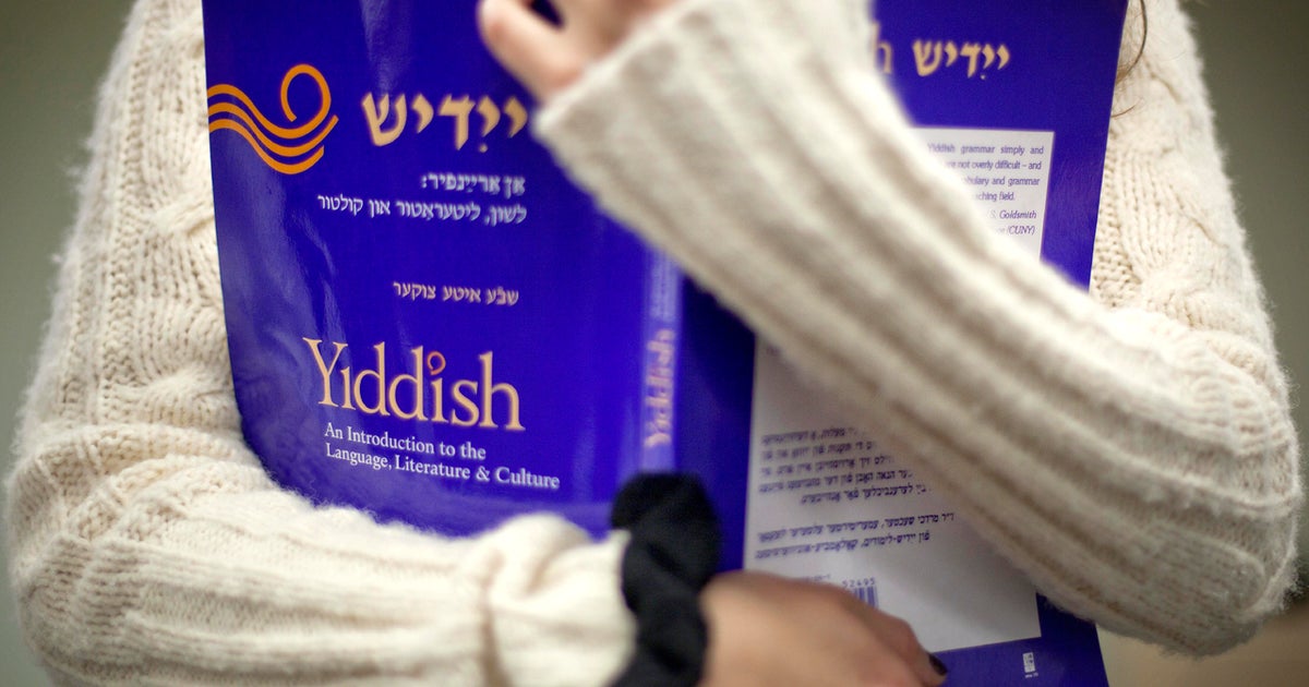 Oy vey! Yiddish making comeback at colleges - CBS News