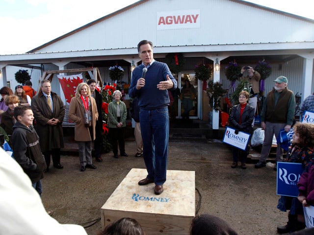 Romney stays busy in New Hampshire - CBS News