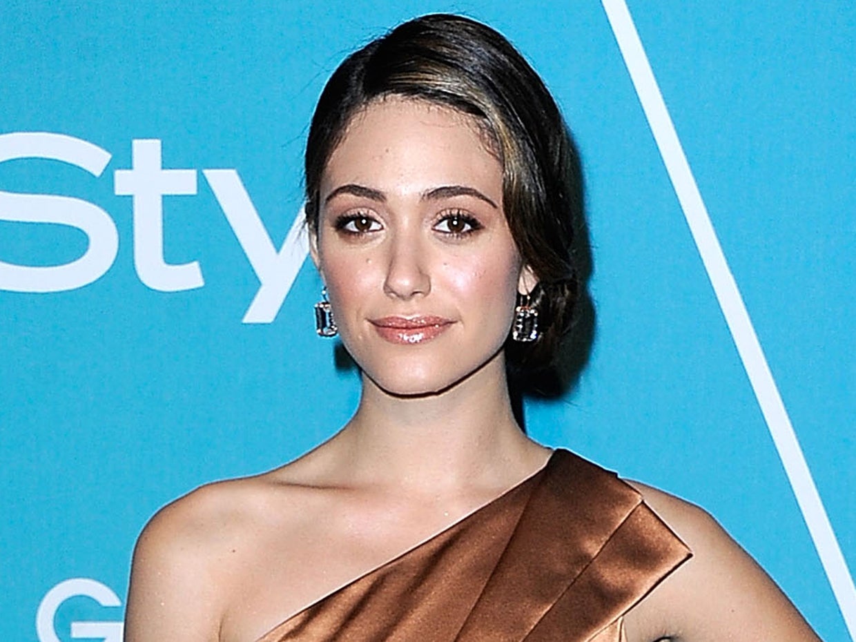 Emmy Rossum recalls run-in with a mountain lion - CBS News