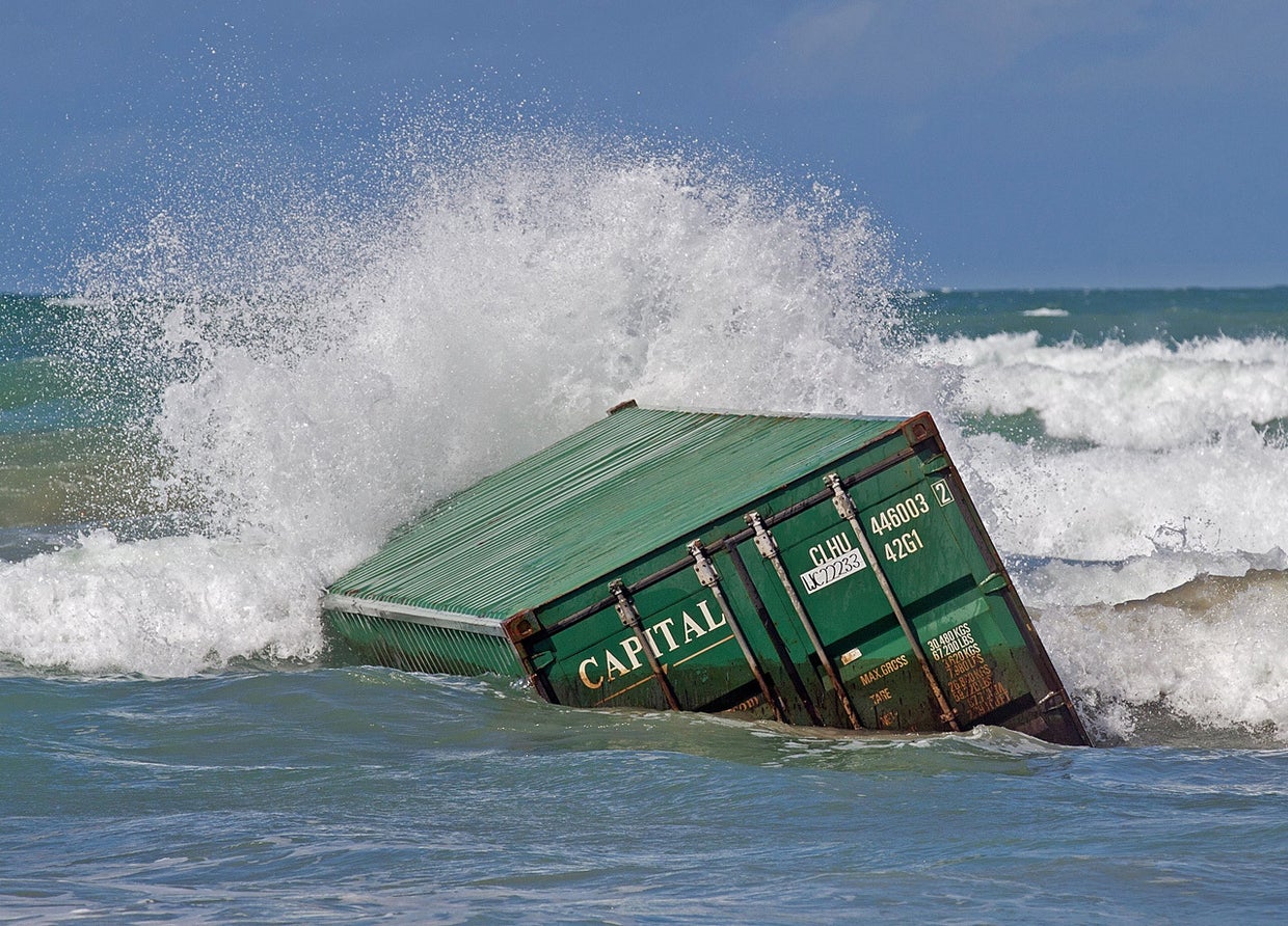 Cargo ship wrecked off New Zealand