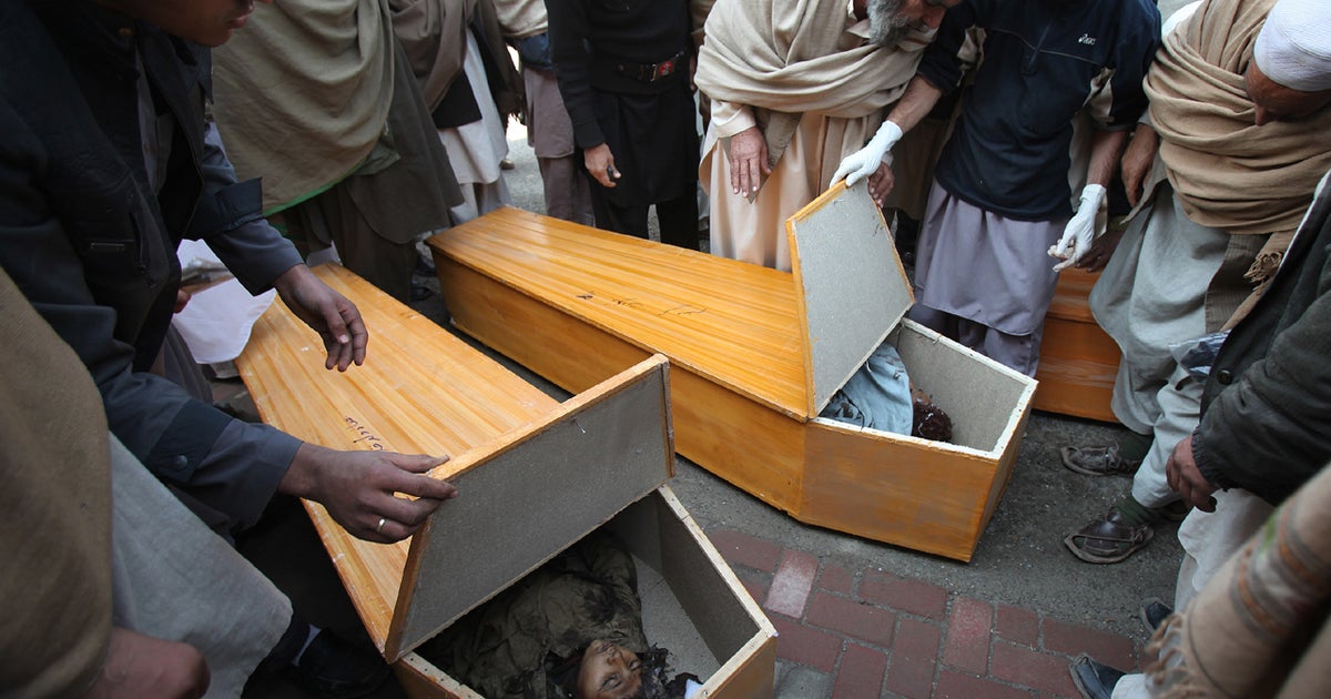 Bomb kills 30 as Pakistan infighting rages - CBS News