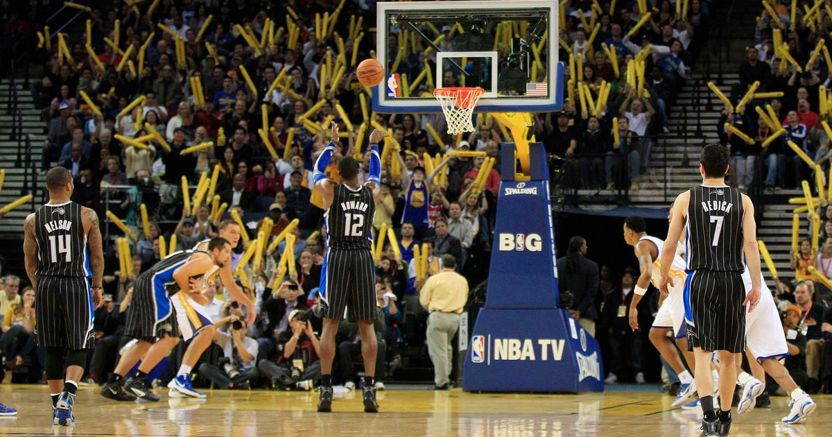 Dwight Howard breaks 50-year-old NBA record - CBS News