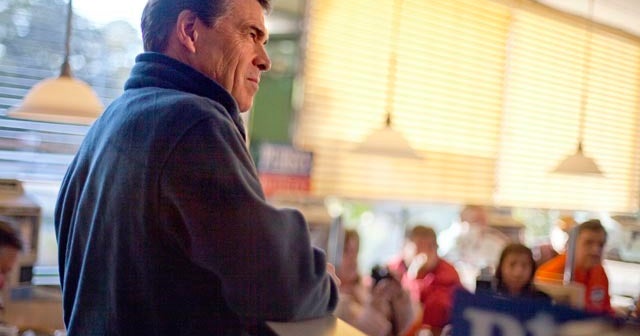 Perry: WH handling of Marine video is "over-the-top" - CBS News