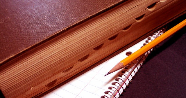 Apple heeds old lesson with iBooks 2 for schools - CBS News