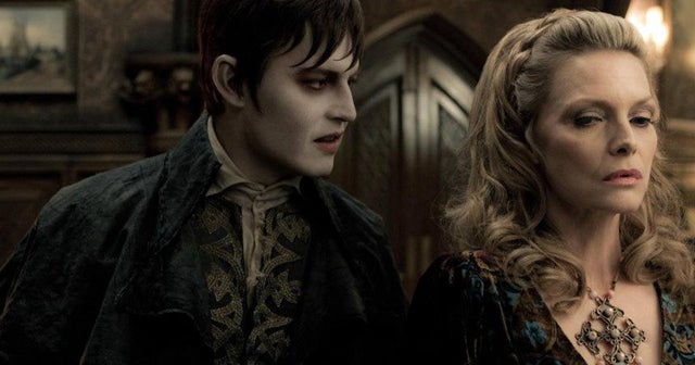 "Dark Shadows": Should you seek your teeth into it? - CBS News
