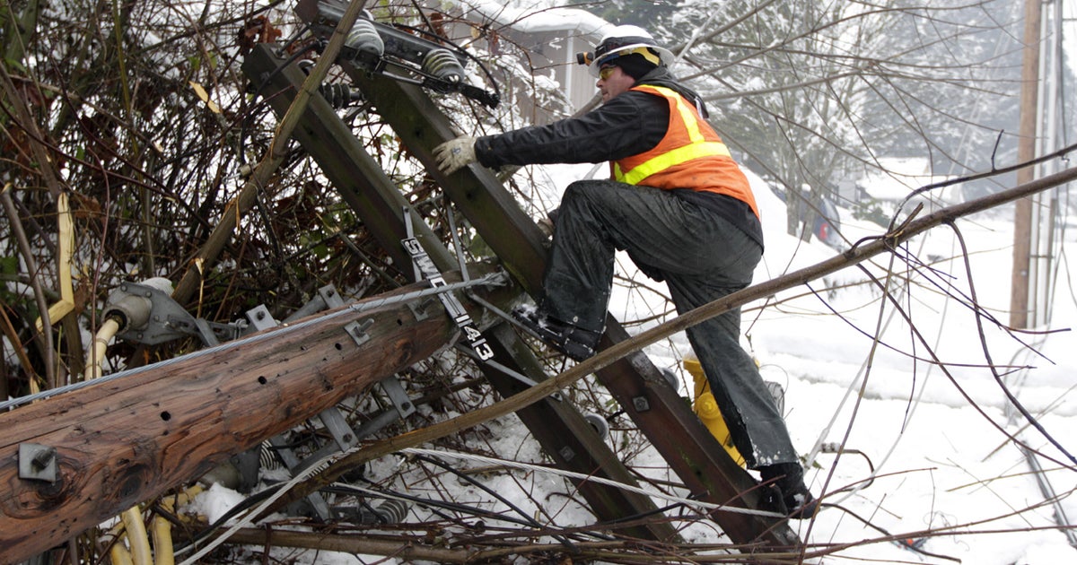 200,000 without power in Northwest - CBS News