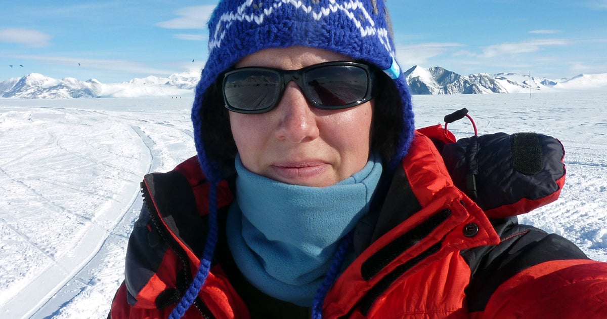 Briton crosses Antarctica in record-setting trek - CBS News