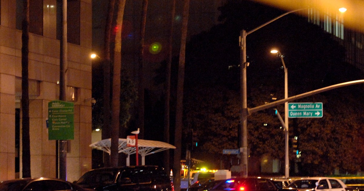 Federal agent dead after attacking supervisor - CBS News