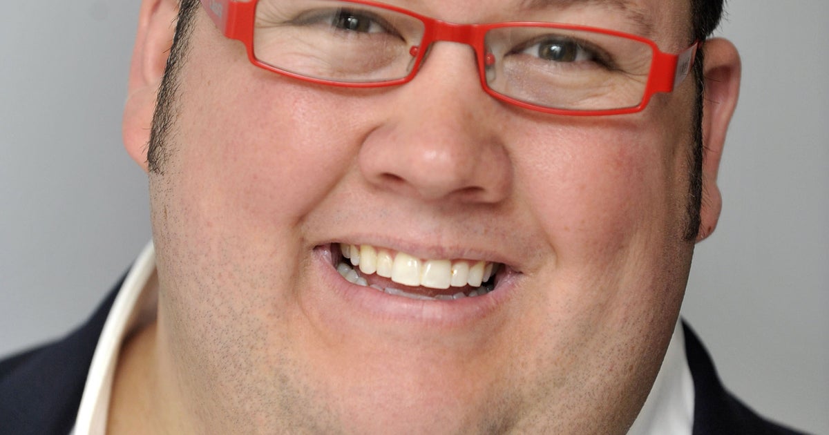 THE Dish: Graham Elliot's Short-rib Stroganoff - CBS News