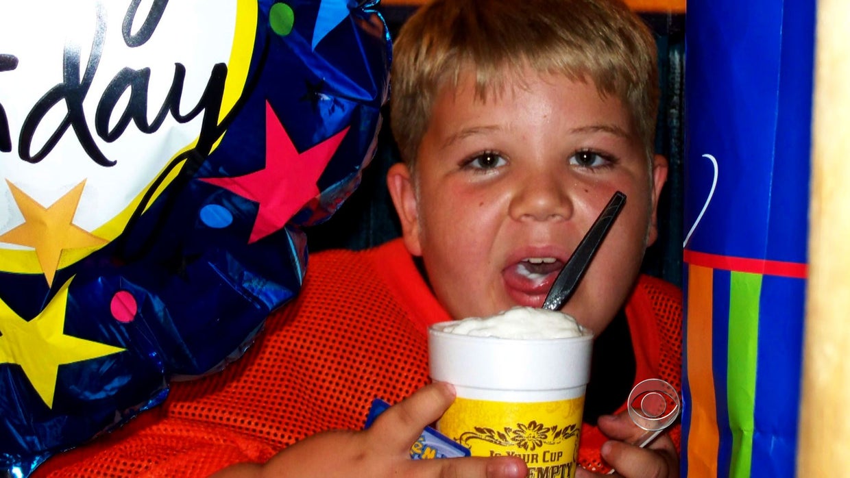 Bullied boy loses 85 lbs., inspires others to lose - CBS News