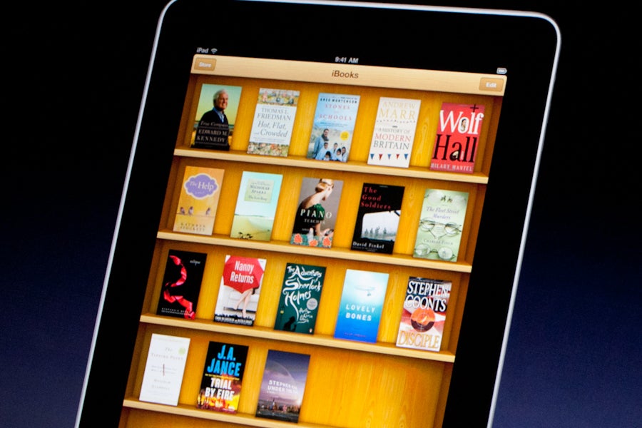 DOJ files e-book price-fixing suit against Apple - CBS News