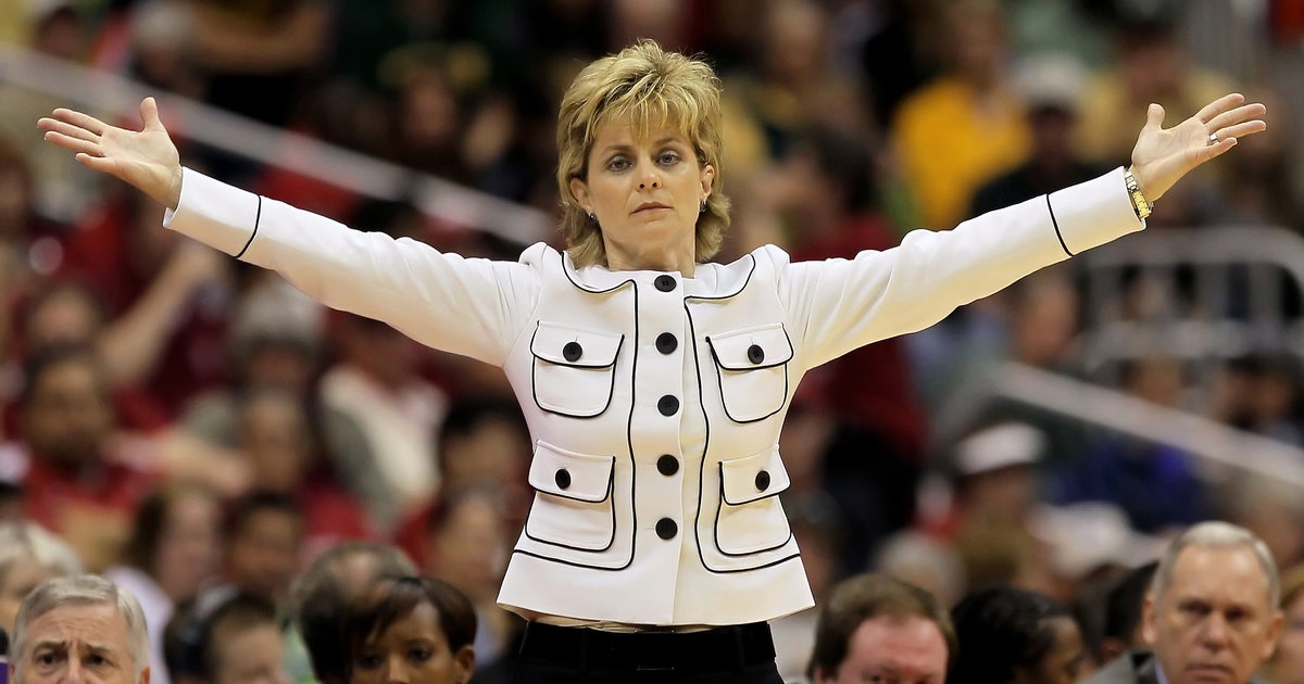 Baylor coach Kim Mulkey has Bell's palsy - CBS News
