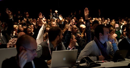 When should managers crack down on weak employees? - CBS News