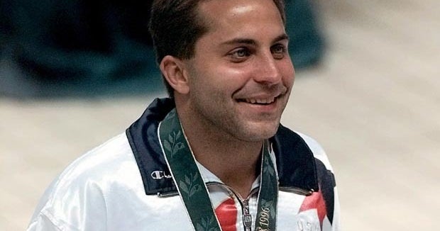 U.S. Olympic gold medalist diver Mark Lenzi dies at 43 - CBS News