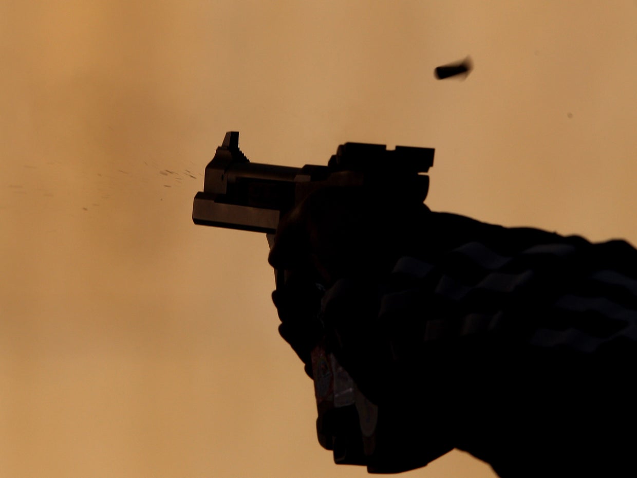 Virginia Man Accidentally Shoots Self Wife At Gun Safety Class Cbs News