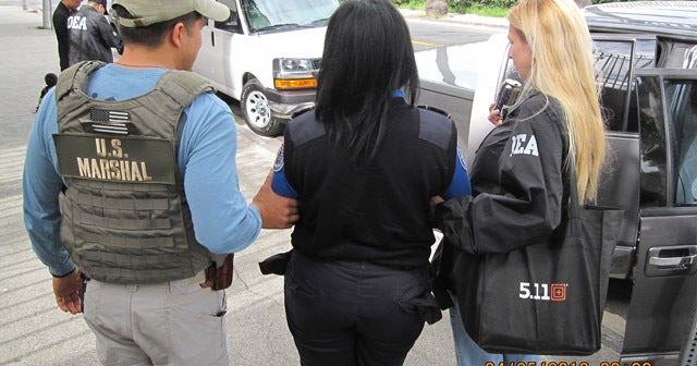 TSA screeners charged in LA drug trafficking probe - CBS News