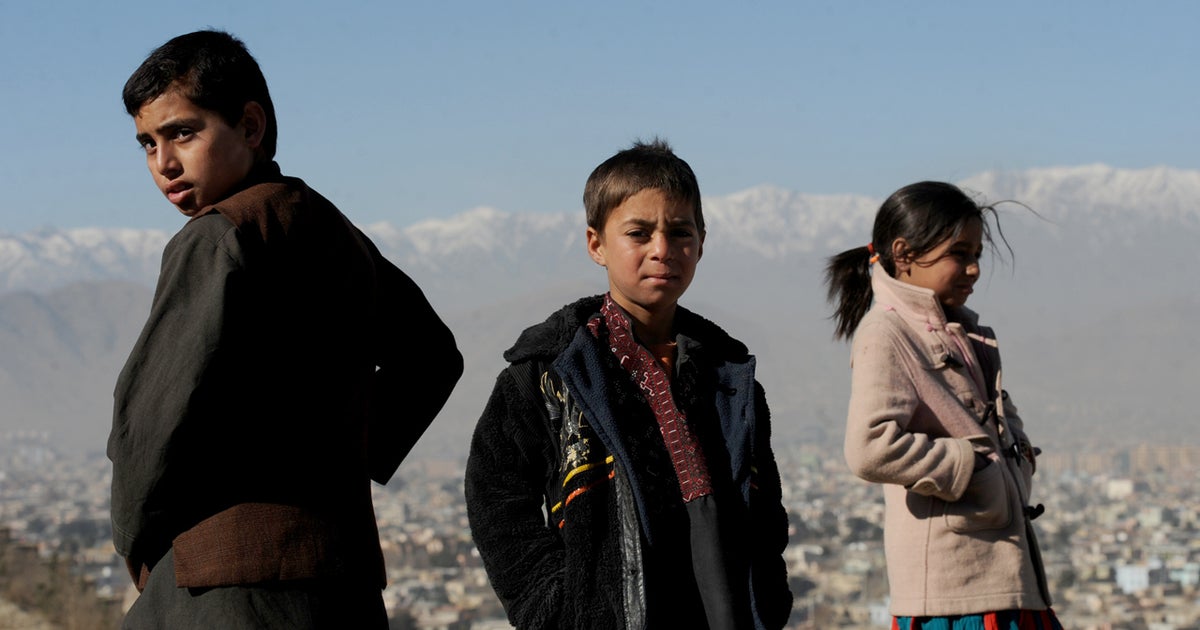 Poor Afghans becoming more vulnerable to Taliban - CBS News
