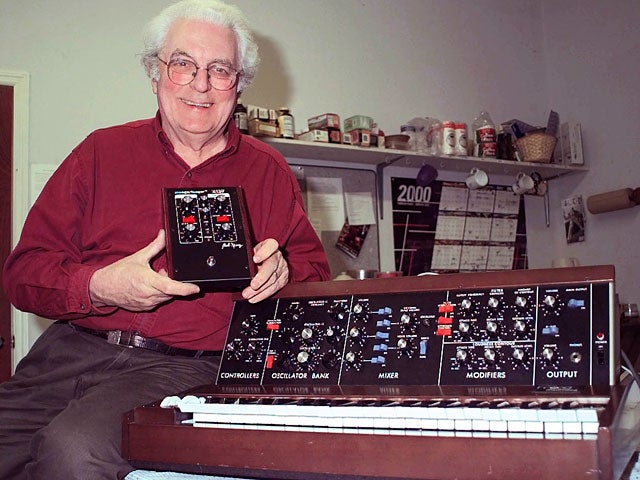 Google honors synthesizer inventor Bob Moog with doodle
