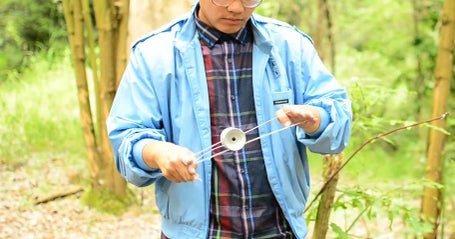 A Series Of Amazing Yo Yo Tricks That Seem To Defy Physics Cbs News