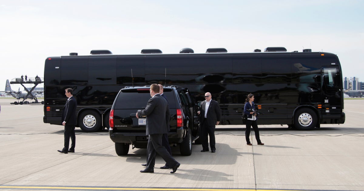 Obama bus tour to focus on economy, Romney - CBS News