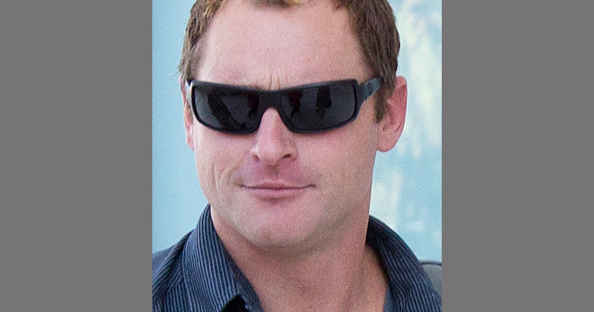 Gun trafficking case gets ex-Navy SEAL 18 years - CBS News