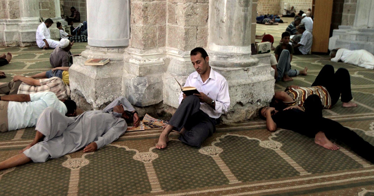 Muslims prepare for tough Ramadan in scorching heat - CBS News