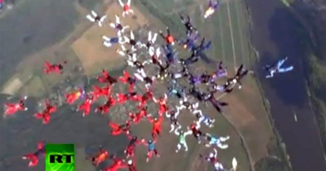 88 skydiving ladies set a world record - CBS News