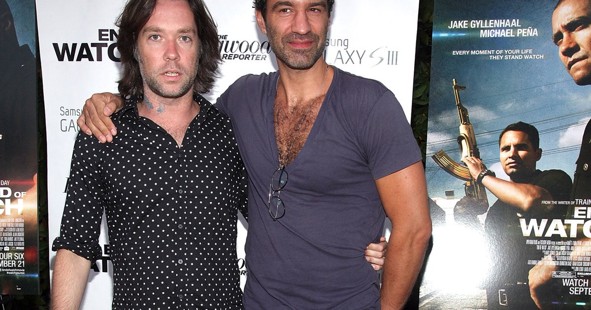 Rufus Wainwright gets married - CBS News