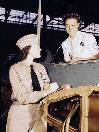 Rare color photos: 1940s working women