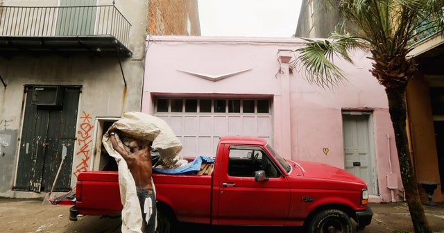 Hurricane Isaac makes landfall in La. - CBS News