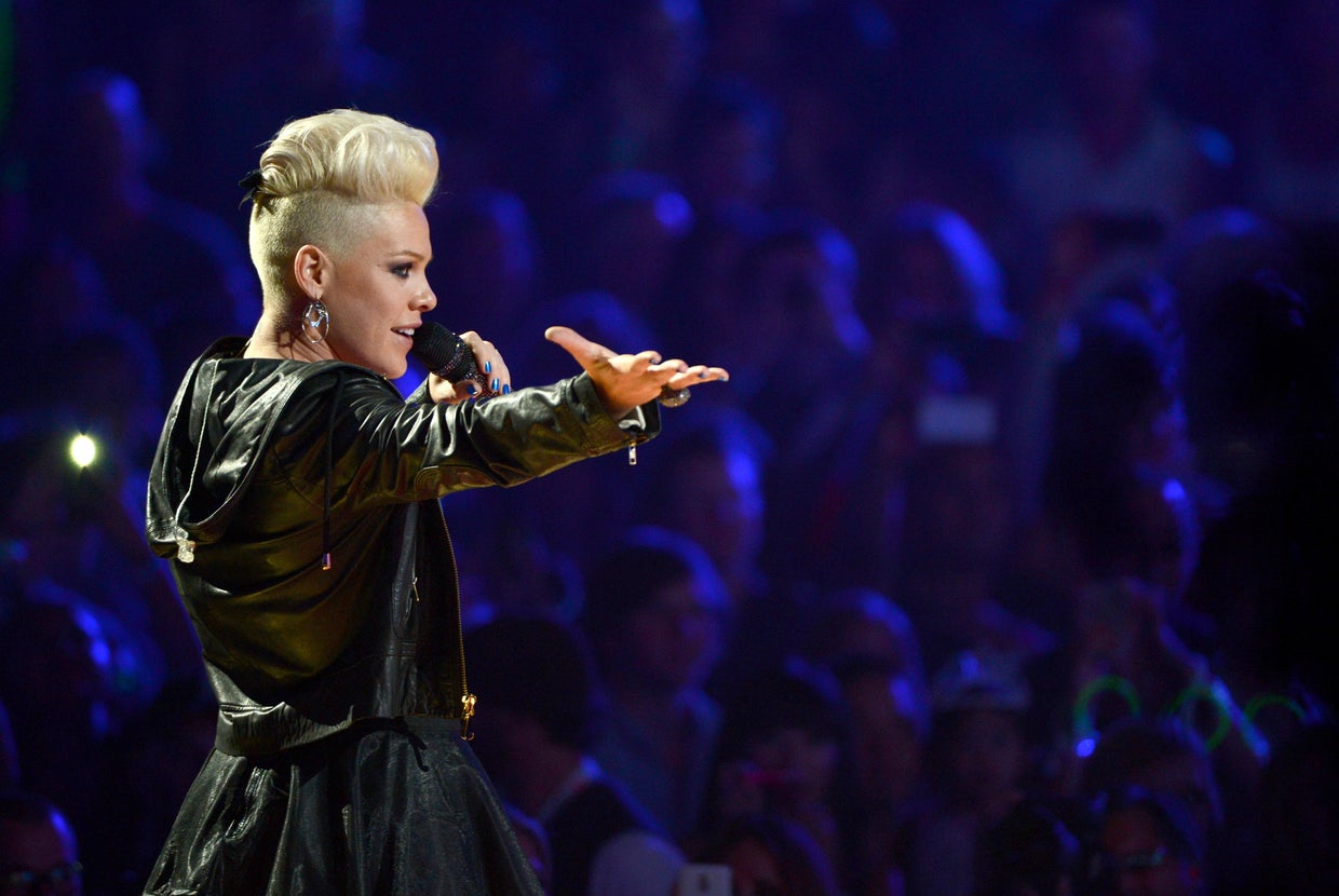 Pink scores first No. 1 Billboard album of career - CBS News