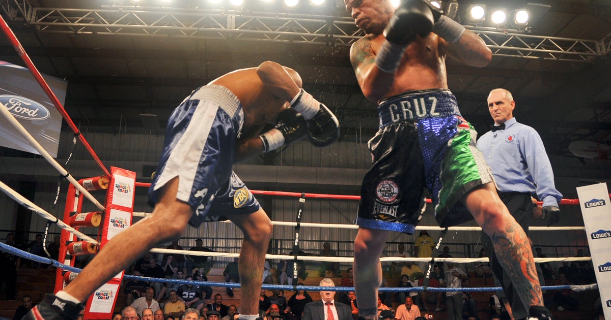 Puerto Rican boxer Orlando Cruz announces he's gay - CBS News