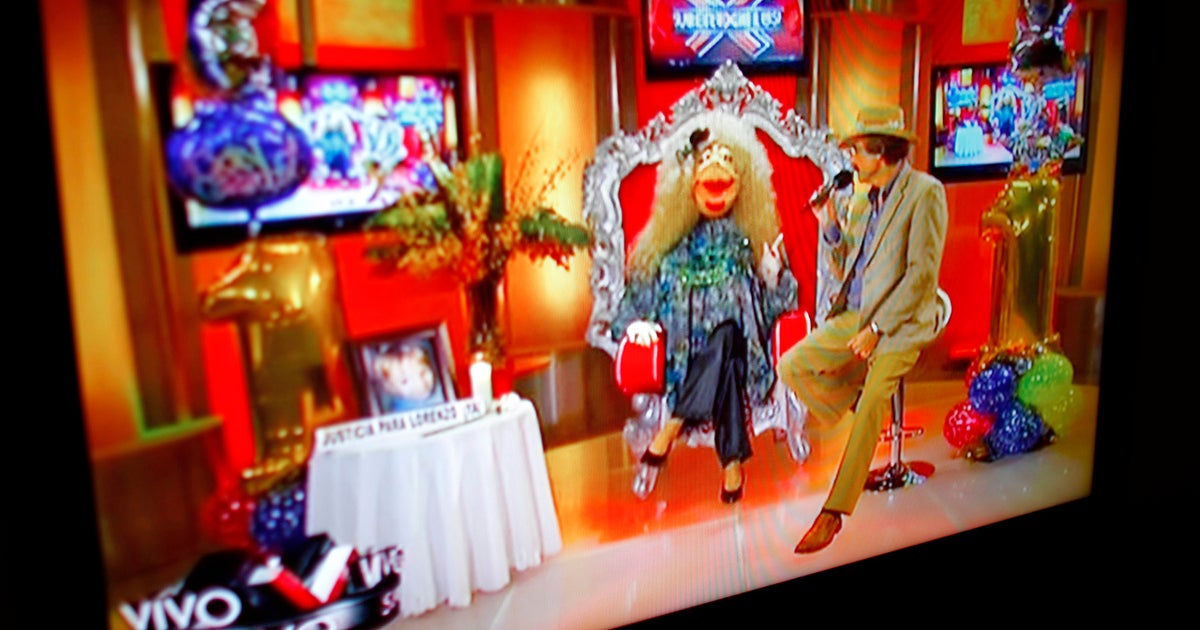 Puerto Rico's hottest gossip queen? A puppet ! - CBS News