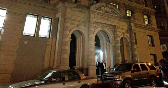 2 kids stabbed dead in NYC home, nanny suspected - CBS News